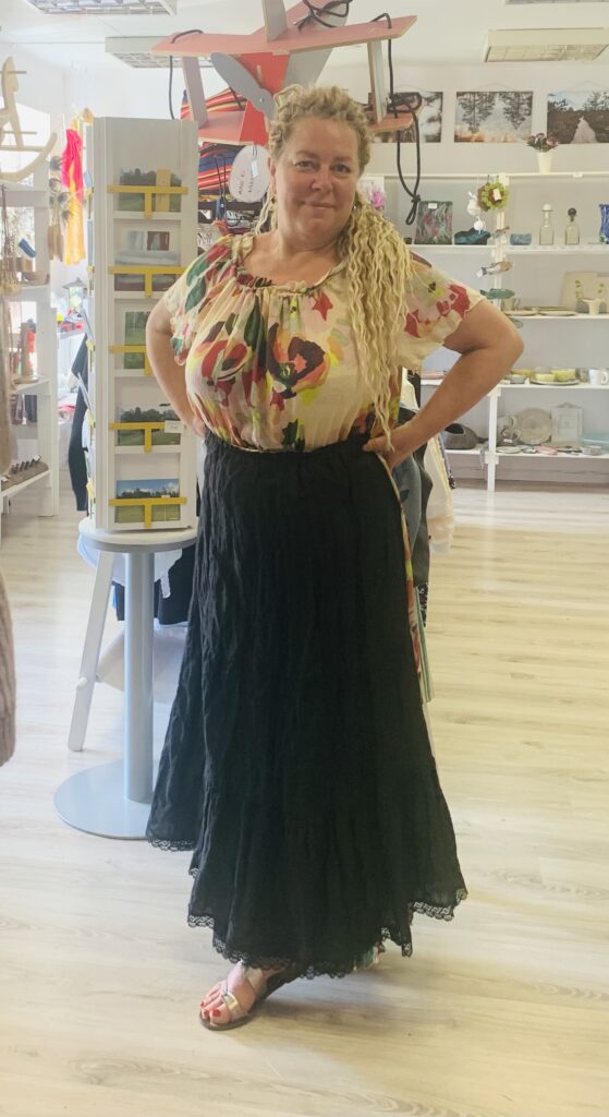 Milvi Oidsalu musta värvi seelik - Rabav Raplamaa